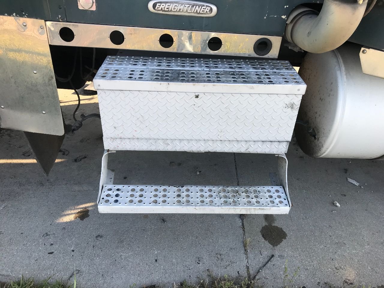 Freightliner FLD120 CLASSIC Battery Box for Sale