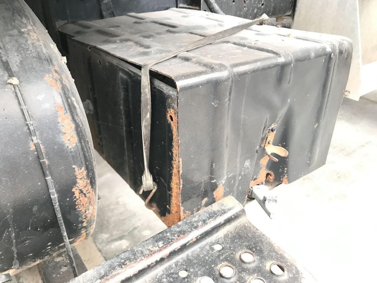 International S1900 Battery Box for Sale