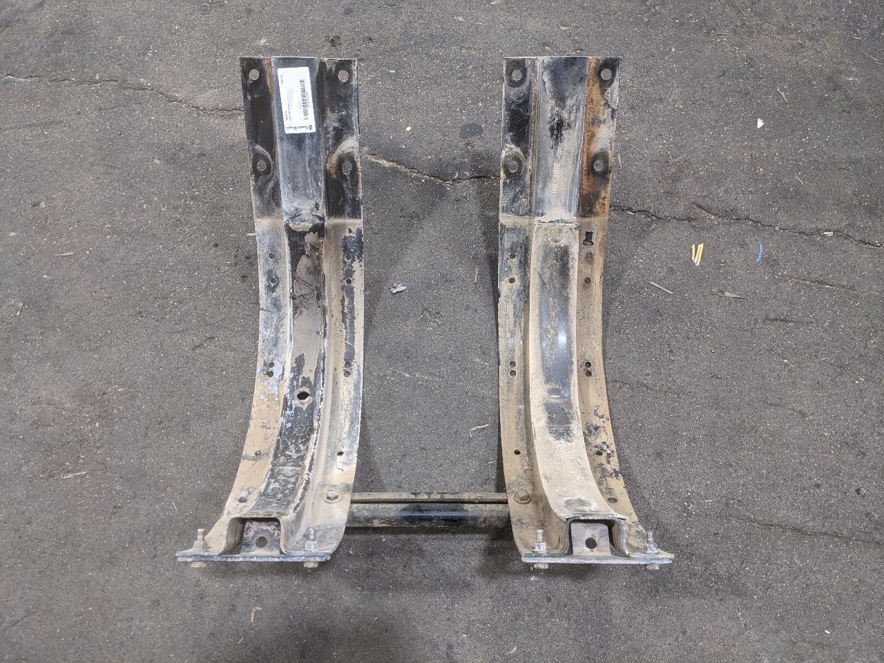 K85-6000-002 | Kenworth T880 Bracket, Fuel Tank for Sale