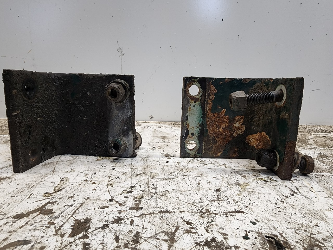 CAT 3406B Engine Bracket for Sale