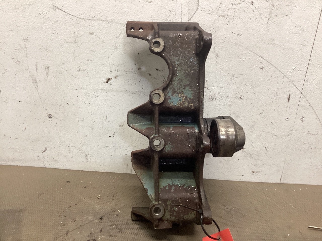 Detroit 60 SER 12.7 Engine Bracket for Sale