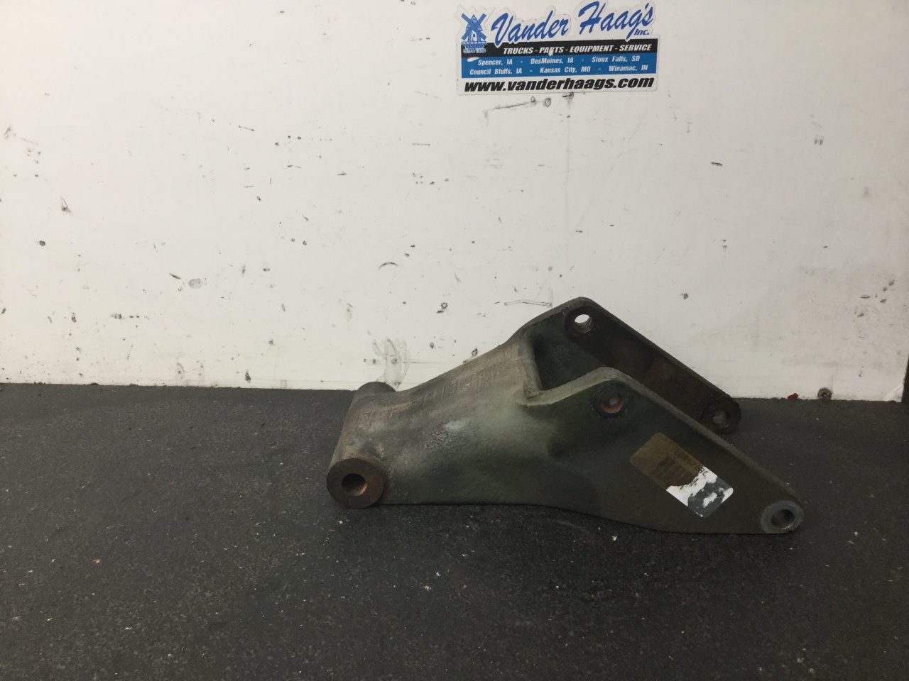 8929807 | Detroit 60 SER 12.7 Engine Bracket for Sale