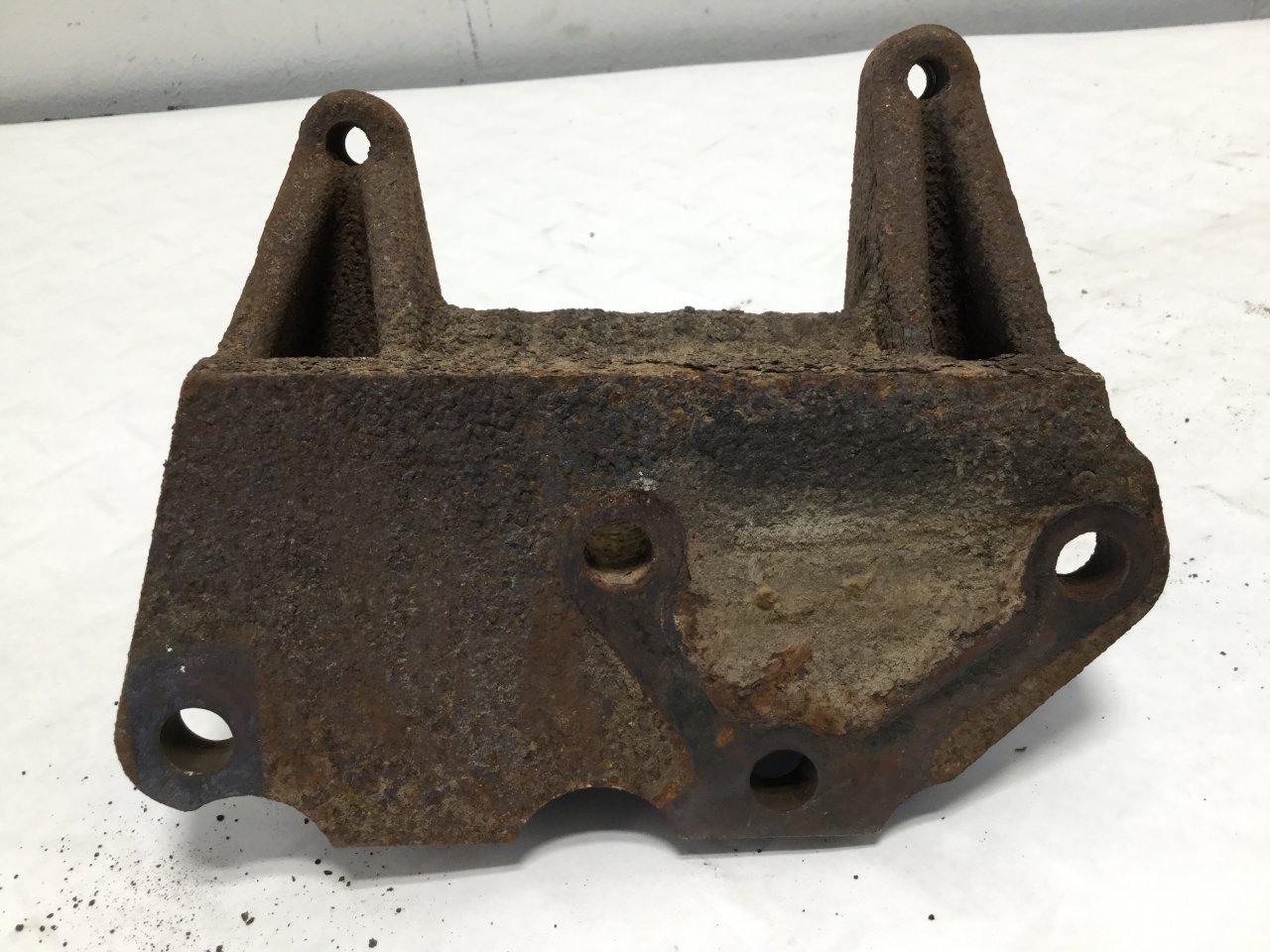 2853869 | CAT C13 Engine Bracket for Sale