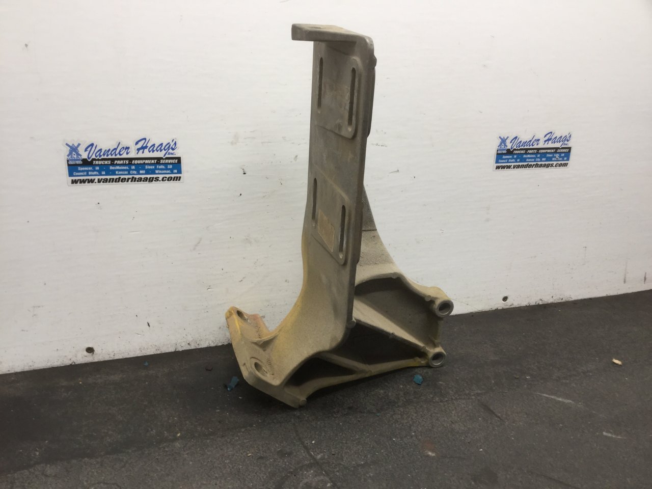 146-0193 | CAT C15 Engine Bracket for Sale