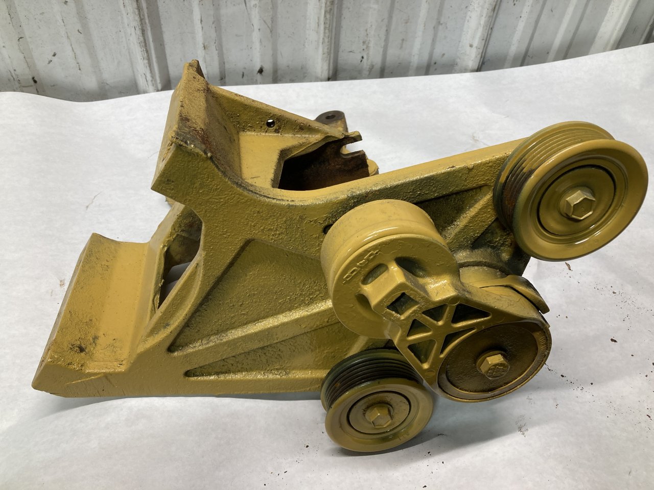 01-300-4933 | CAT C15 Engine Bracket for Sale