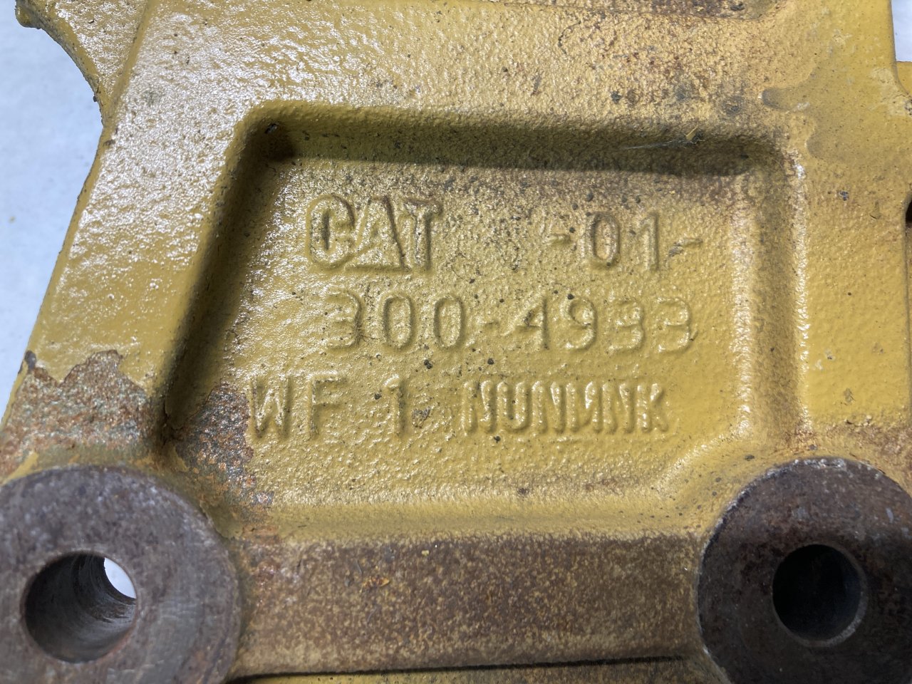01-300-4933 | CAT C15 Engine Bracket for Sale