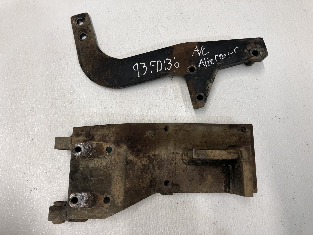 F3HT-19D626-EA | Cummins C8.3 Engine Bracket for Sale