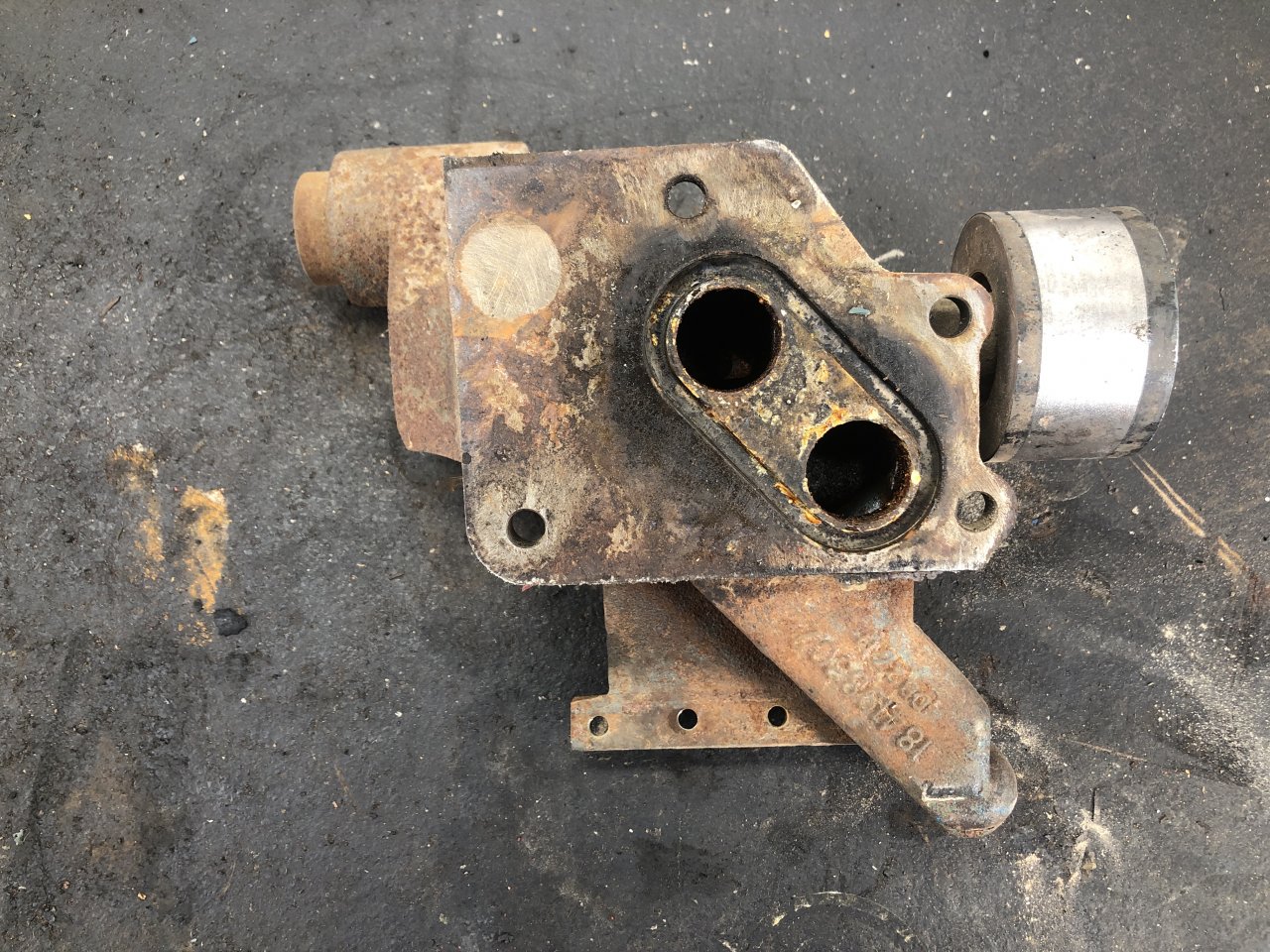 1841983C2 | International DT466E Engine Bracket for Sale