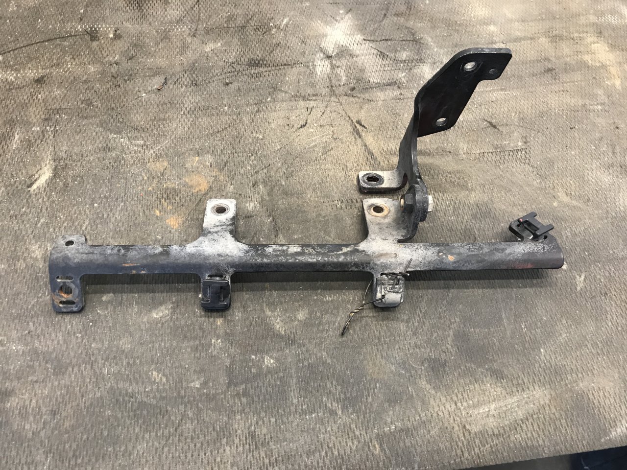 F11-1685 | Cummins ISX15 Engine Bracket for Sale