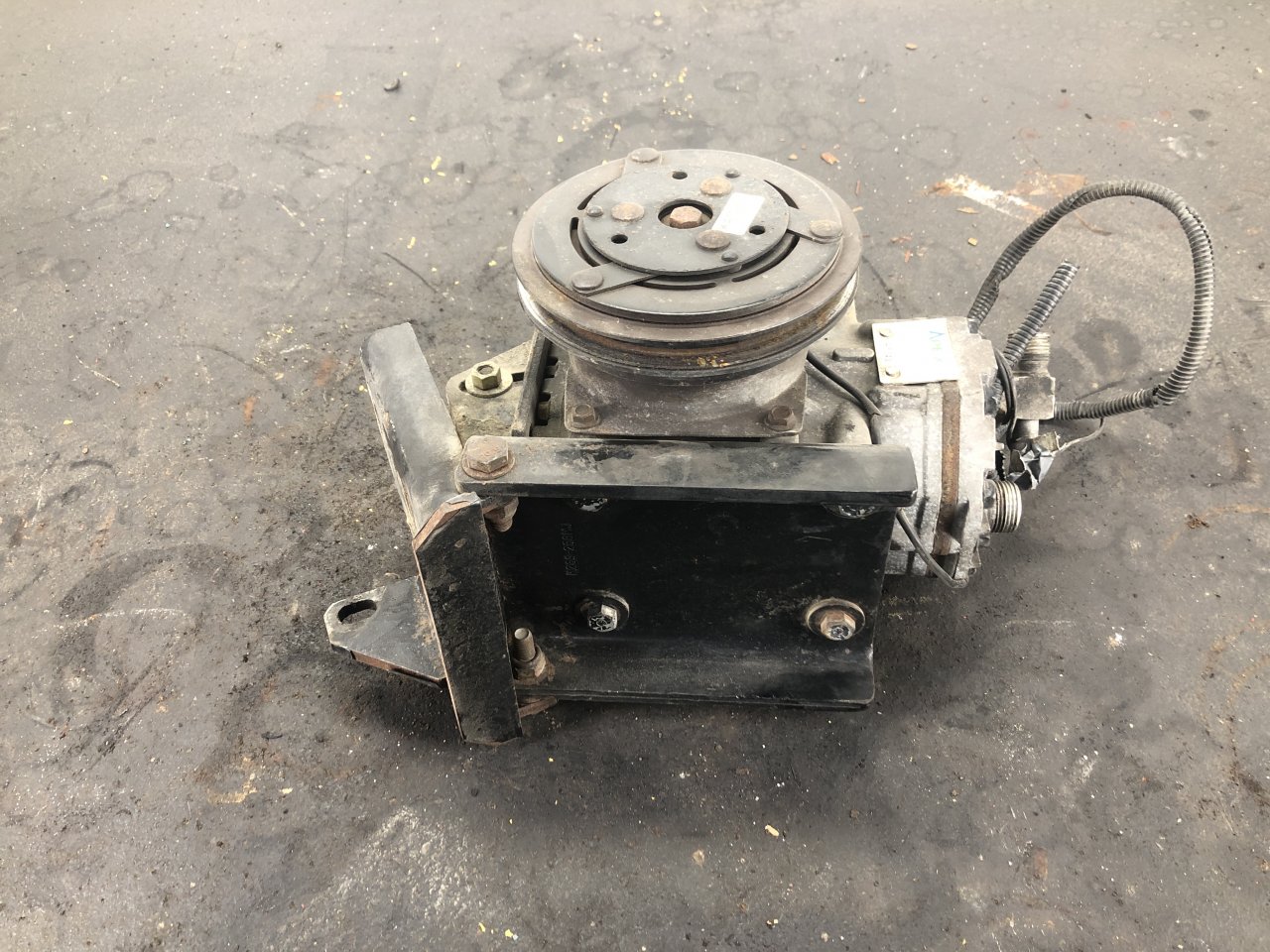 Cummins N14 CELECT+ Engine Bracket for Sale