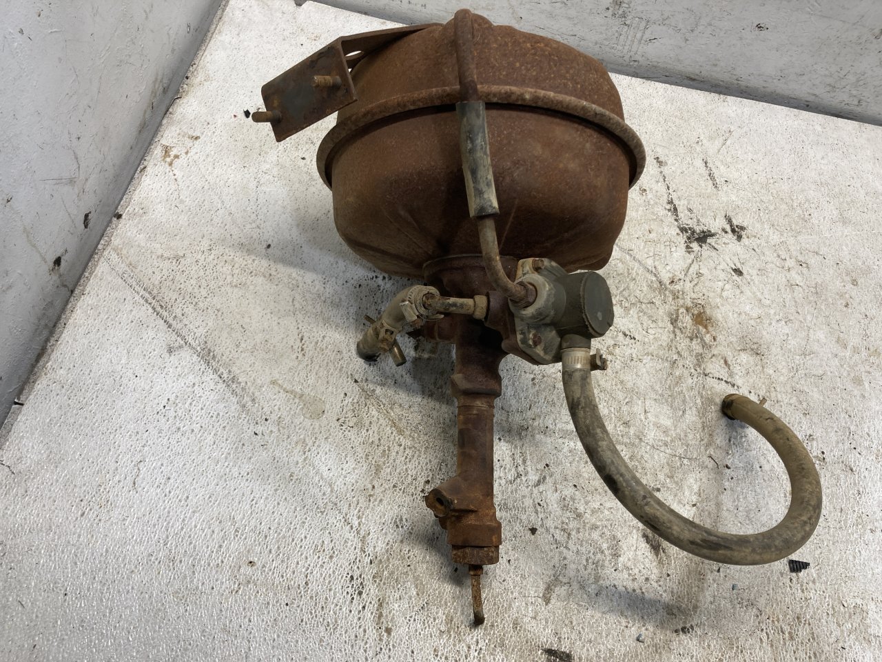 2508827 | Chevrolet C50 Vacuum Booster for Sale