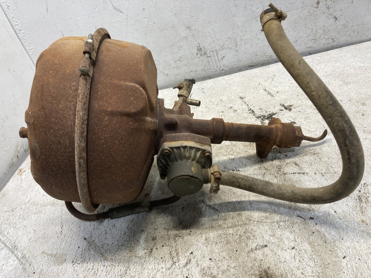 2508827 | Chevrolet C50 Vacuum Booster for Sale