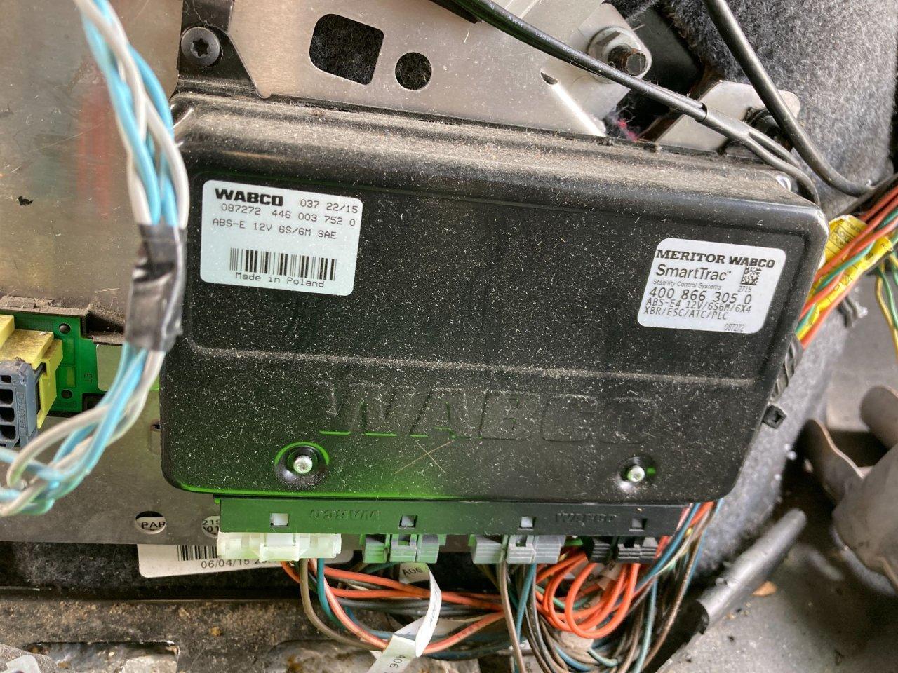 400 866 305 0 | Freightliner CASCADIA Brake Control Module (ABS) for Sale