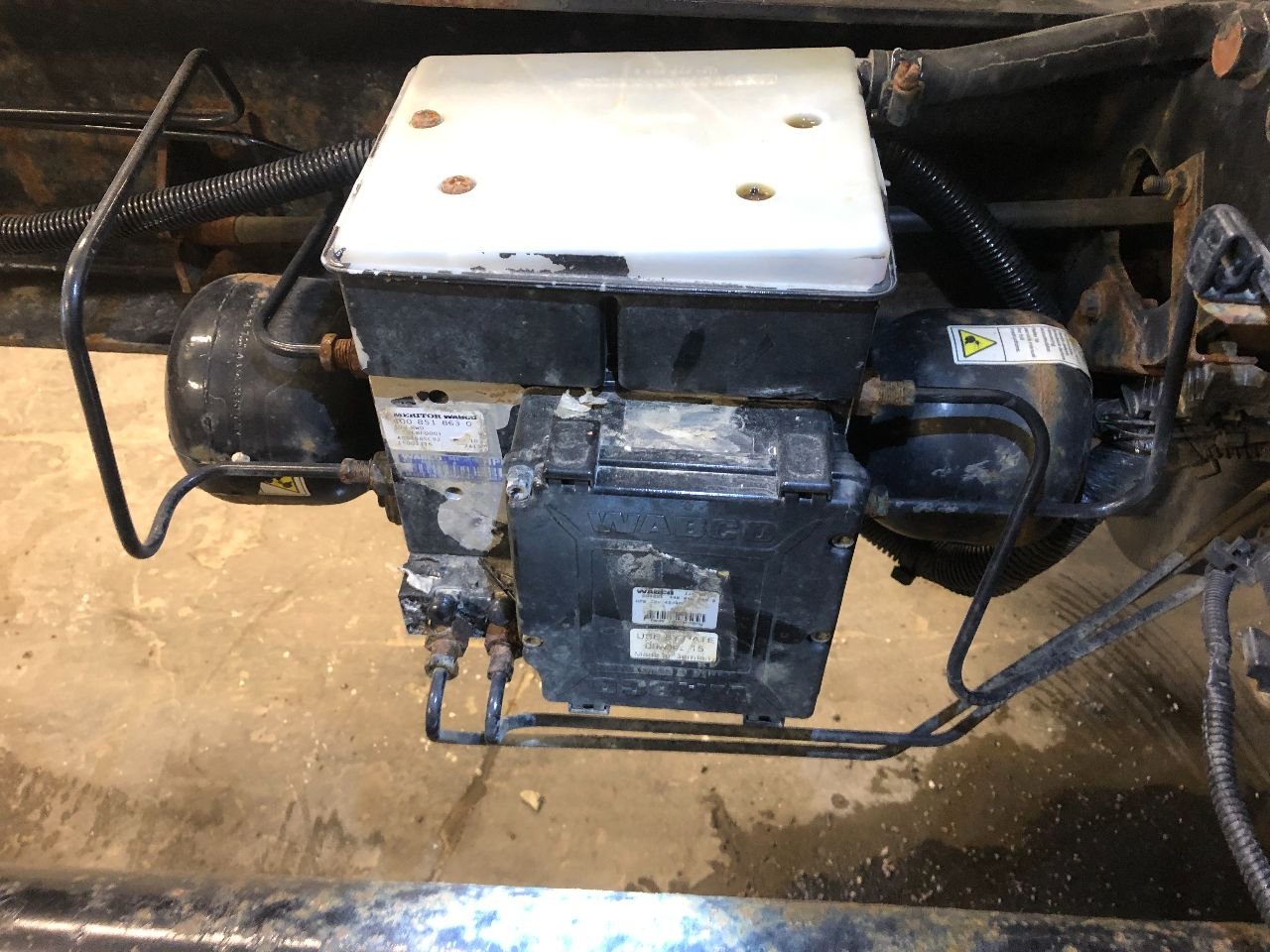 400 851 863 0 | International DURASTAR (4300) Brake Control Module (ABS) fo