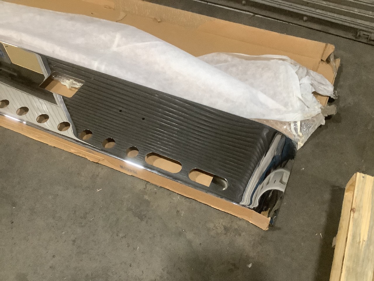 MA08C0010-06004R10 | Peterbilt 379 Bumper for Sale