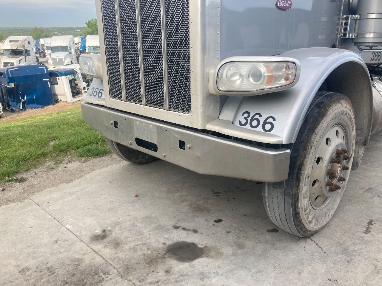 HV-0010-11 | Peterbilt 388 Bumper for Sale