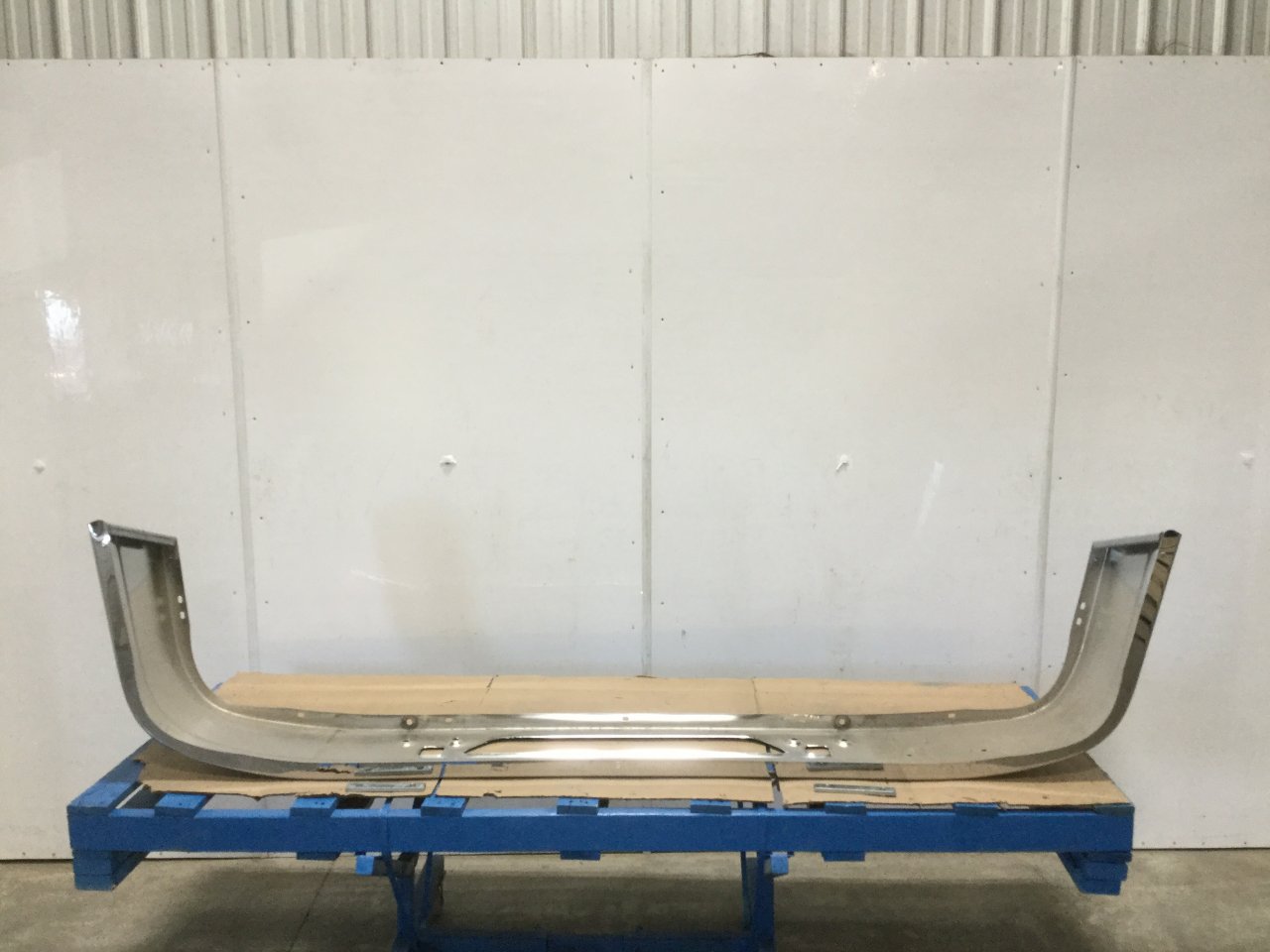 07-010101 | International 9400 Bumper for Sale