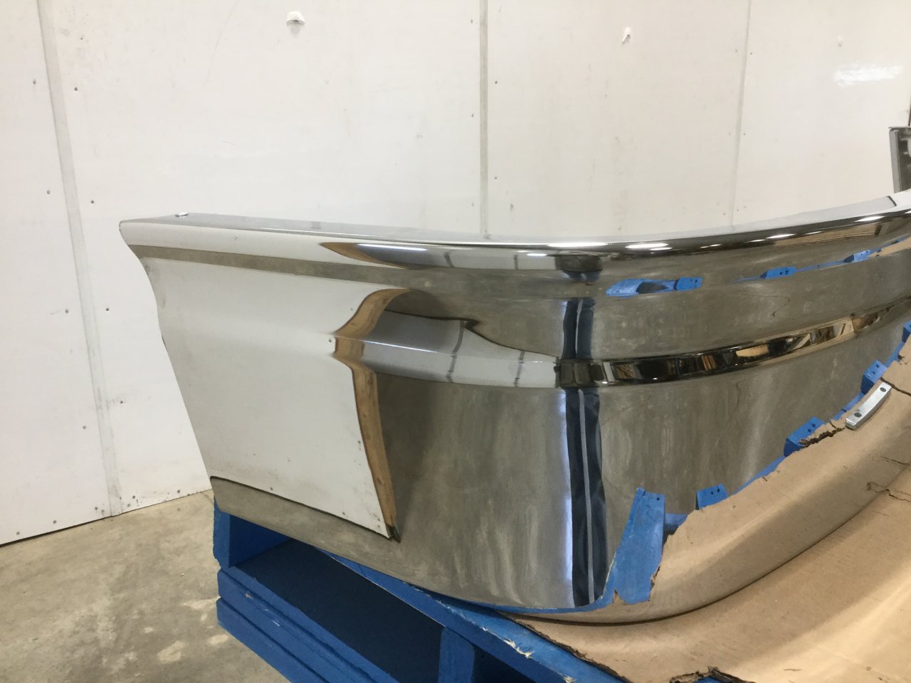 07-010101 | International 9400 Bumper for Sale