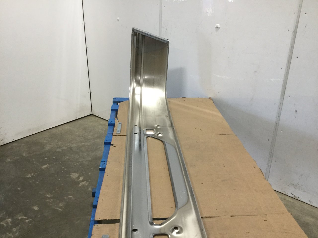 07-010101 | International 9400 Bumper for Sale