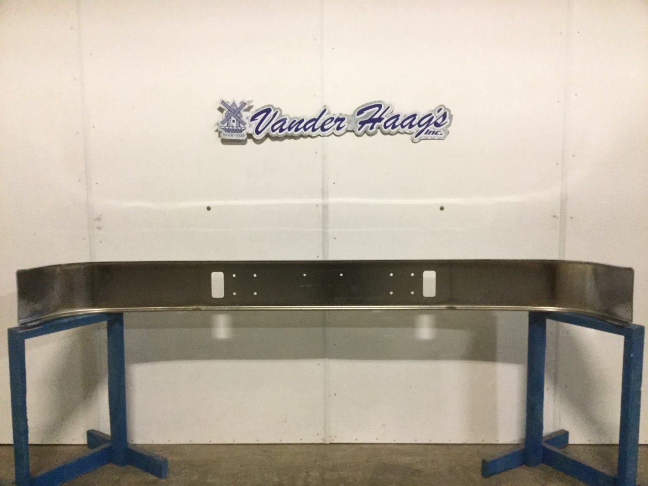 A4600090-001 | Autocar ACL Bumper for Sale