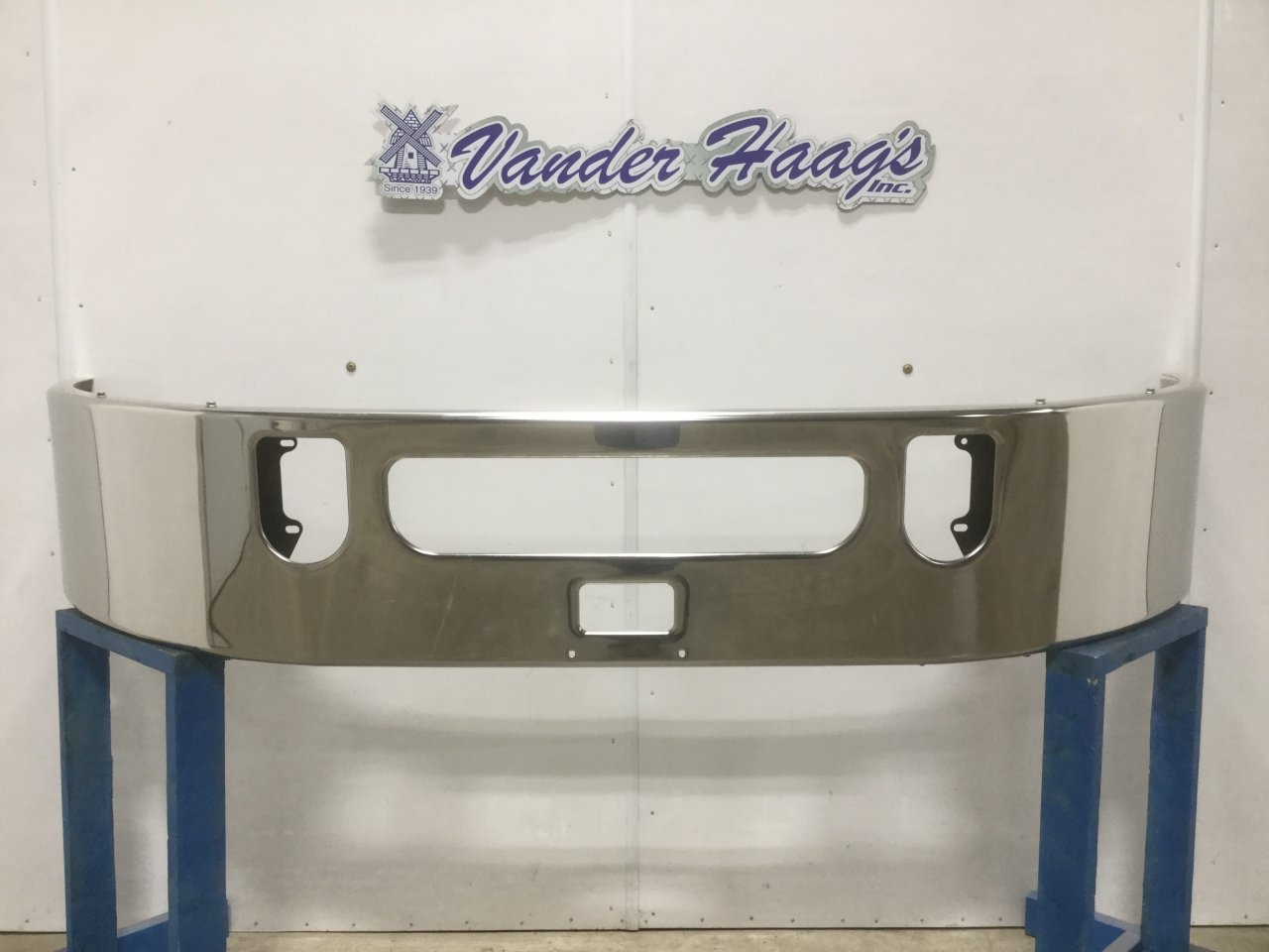 847217652818 | Mack AN (ANTHEM) Bumper for Sale