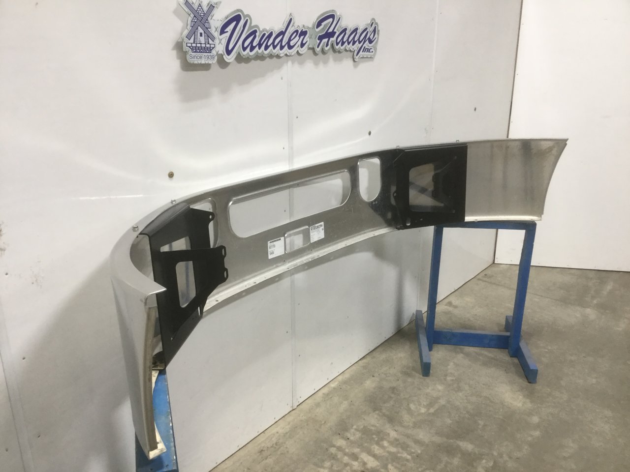 847217652818 | Mack AN (ANTHEM) Bumper for Sale