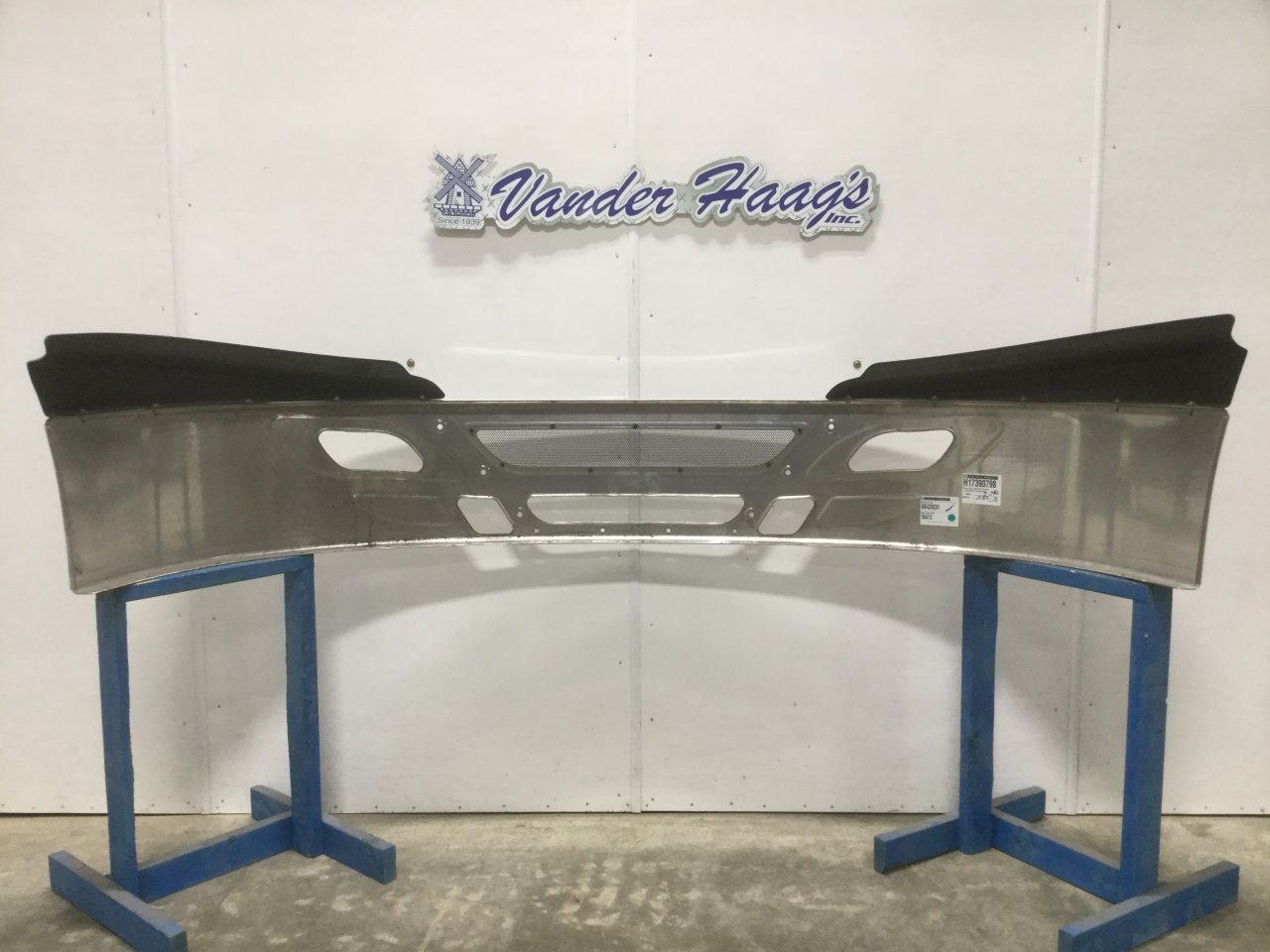 4064200C91 | International LT Bumper for Sale