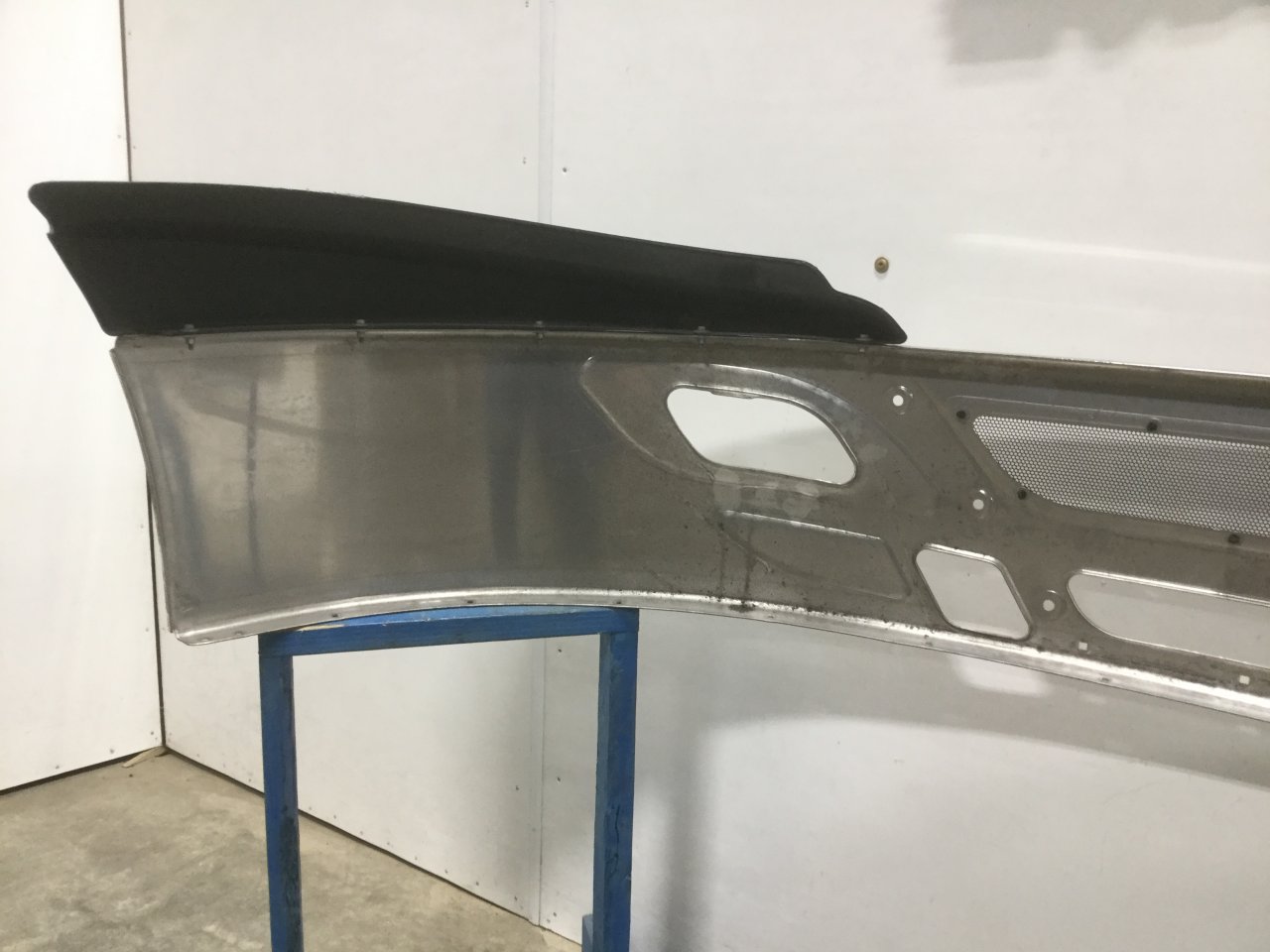 4064200C91 | International LT Bumper for Sale