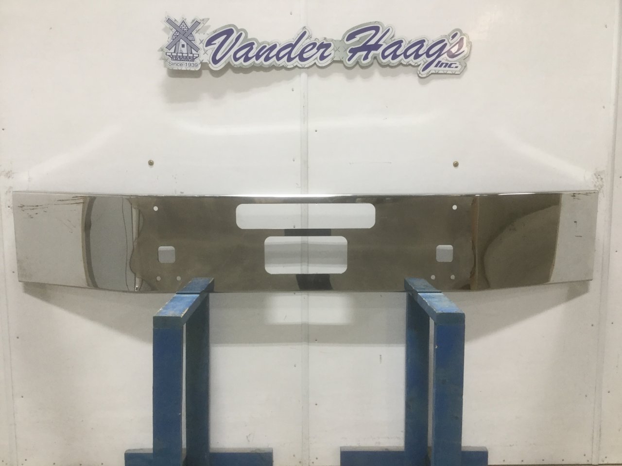FN011125 | Kenworth T800 Bumper for Sale