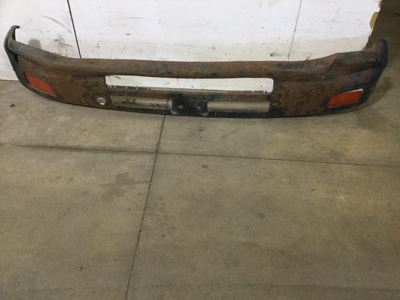 UD UD2000 Bumper for Sale