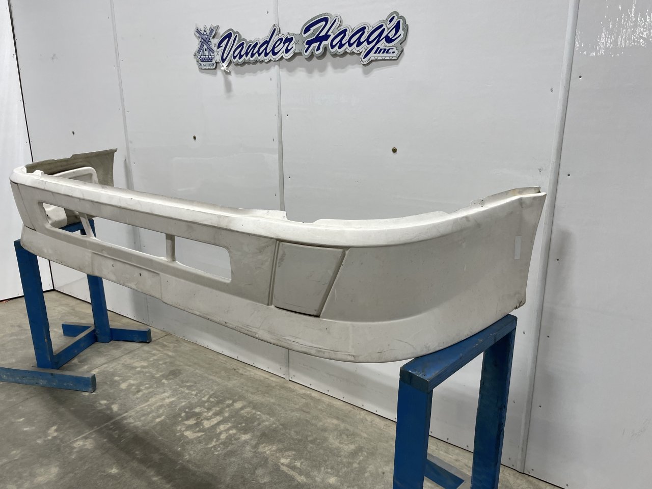 Volvo VNL Bumper for Sale
