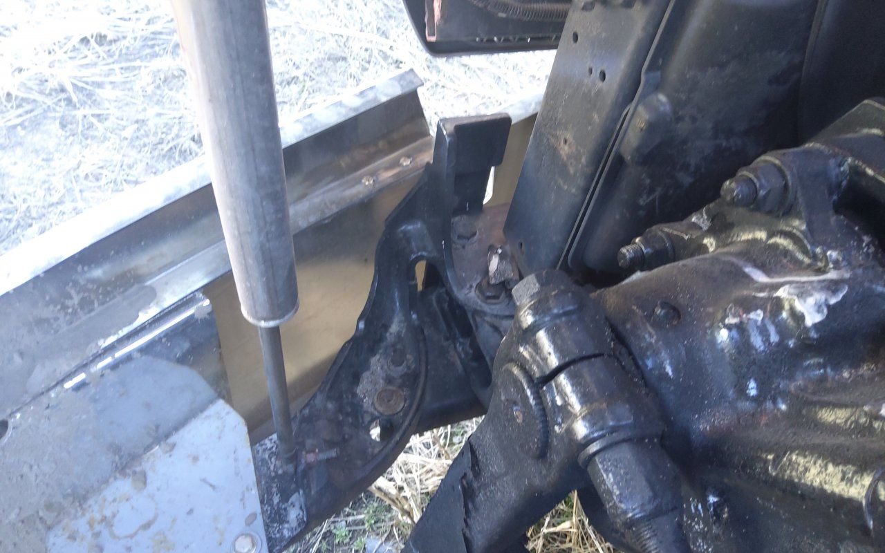 VERIFY | Kenworth T700 Bumper Bracket for Sale