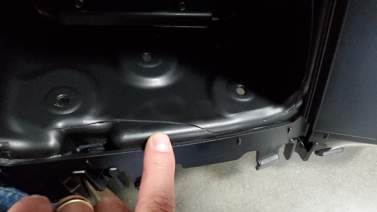 82721510 | Volvo VNL Bumper End for Sale