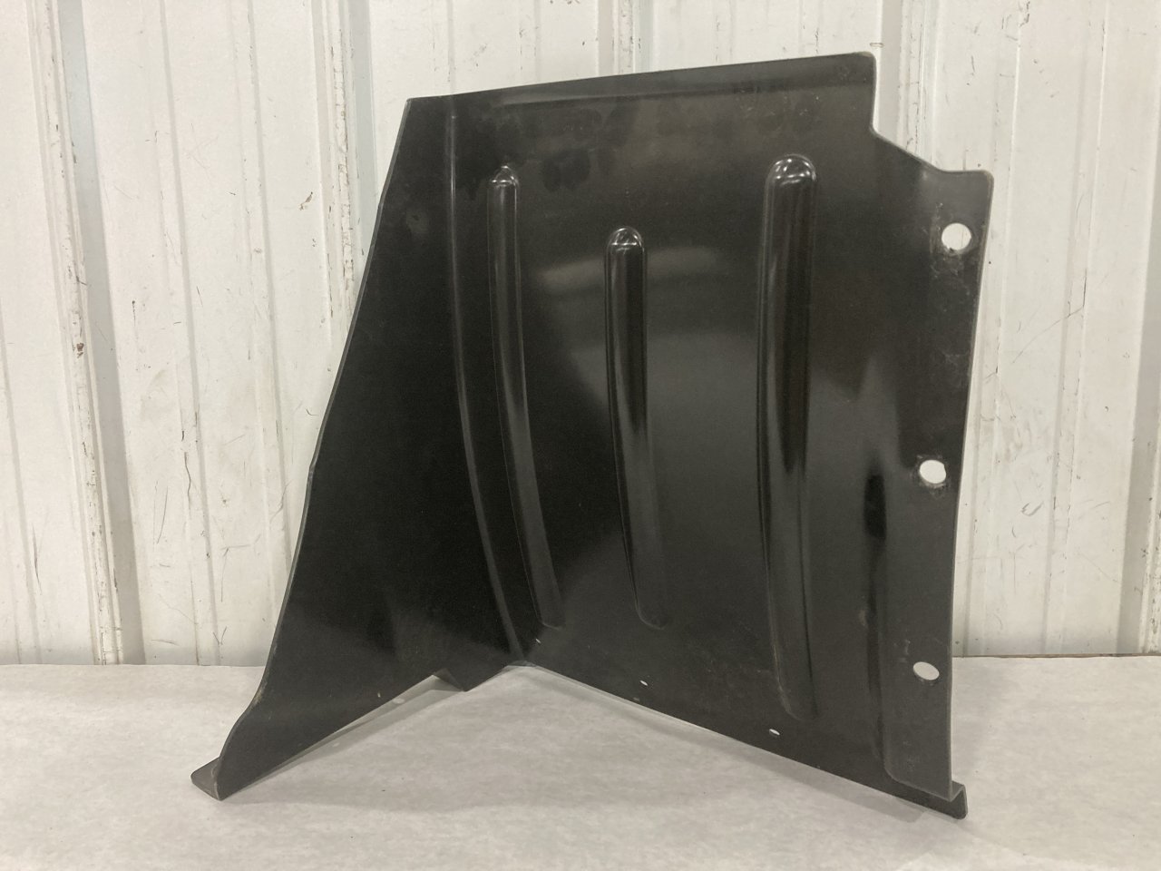 N76-1037 | Kenworth T680 Bumper, Misc Parts for Sale