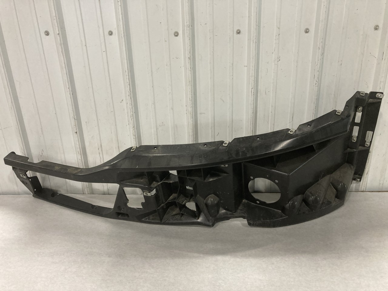 N77-1114 | Kenworth T680 Bumper, Misc Parts for Sale