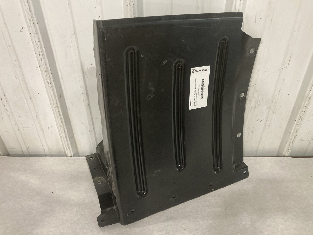 N76-1037R | Kenworth T680 Bumper, Misc Parts for Sale