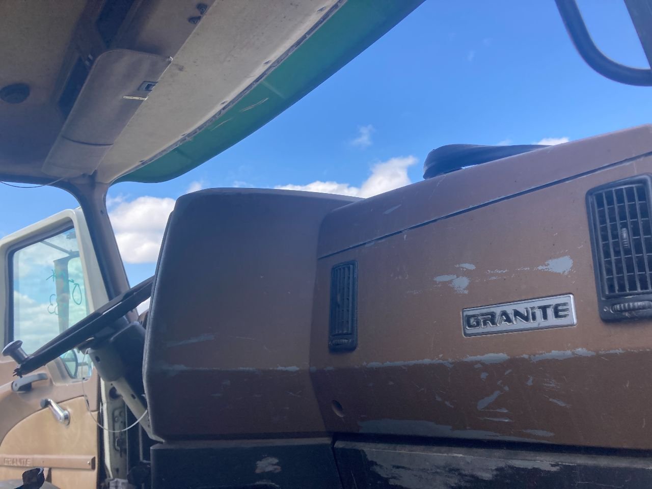 Mack CTP700B (GRANITE) Dash Assembly for Sale