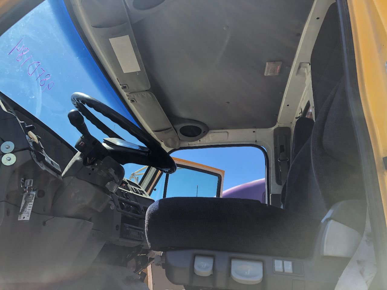 Ford L9511 Cab Assembly for Sale