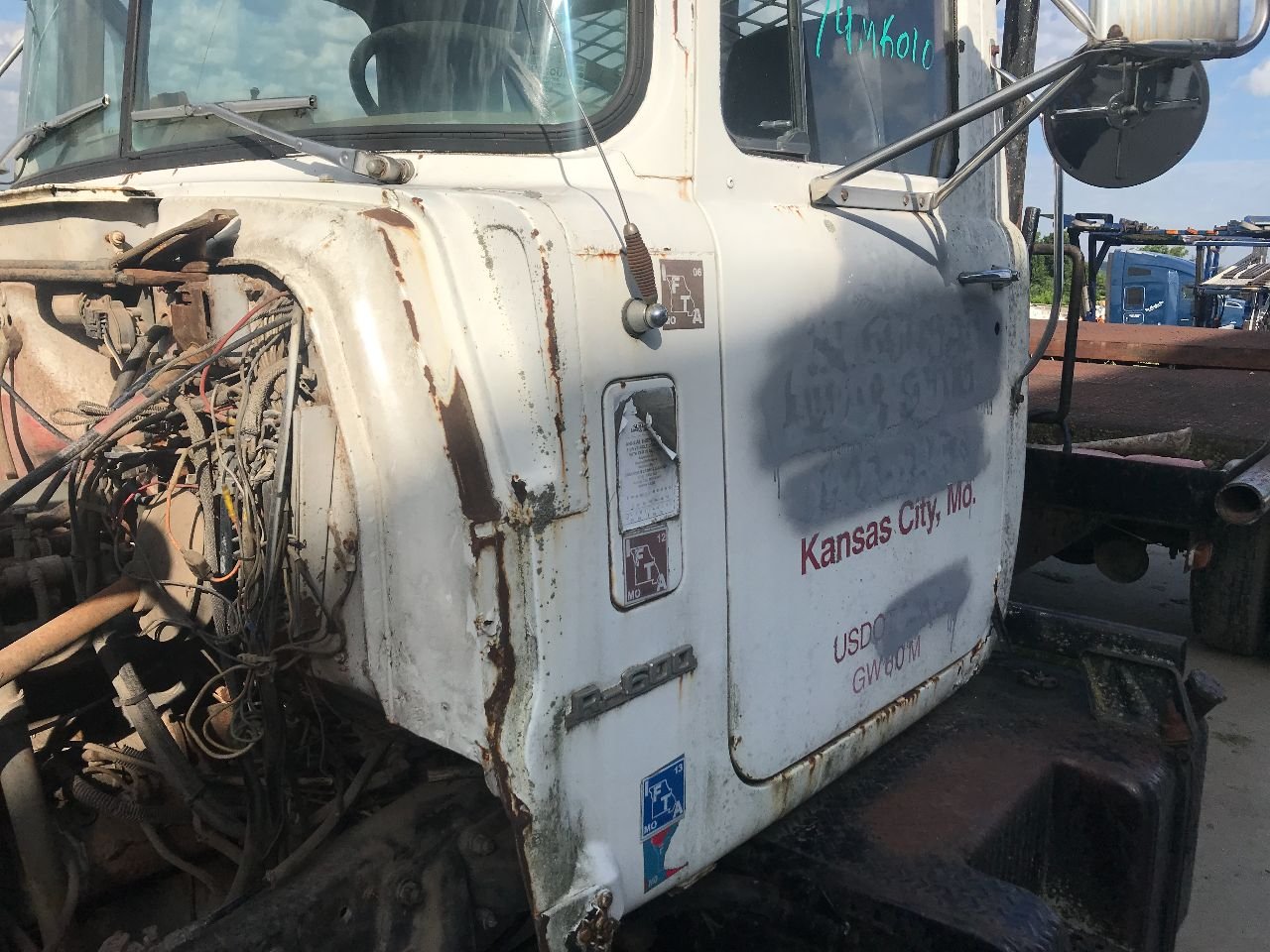 Mack R600 Cab Assembly for Sale