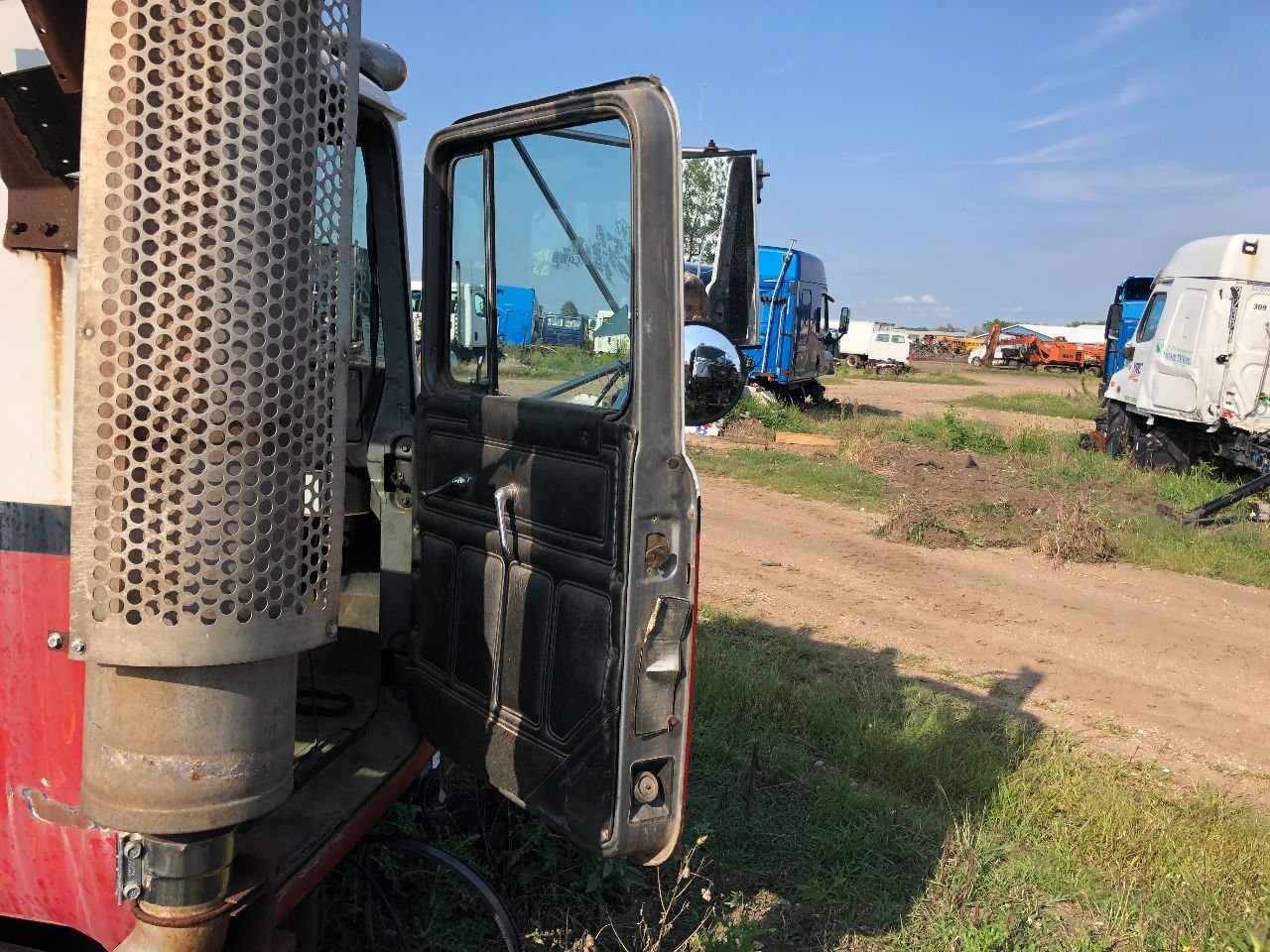 Mack R600 Door for Sale