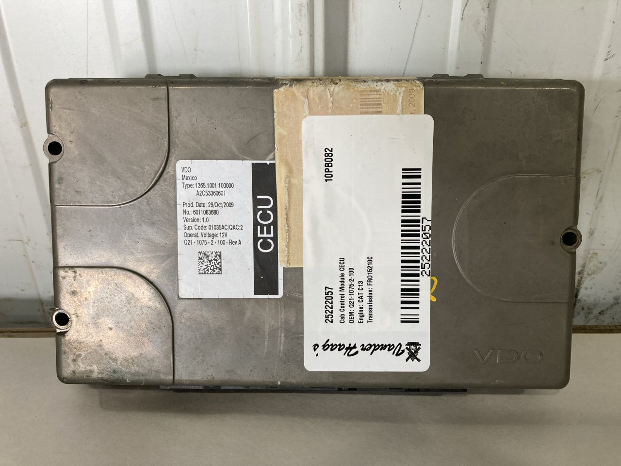 Q21-1075-2-100 | Peterbilt 384 Cab Control Module CECU for Sale