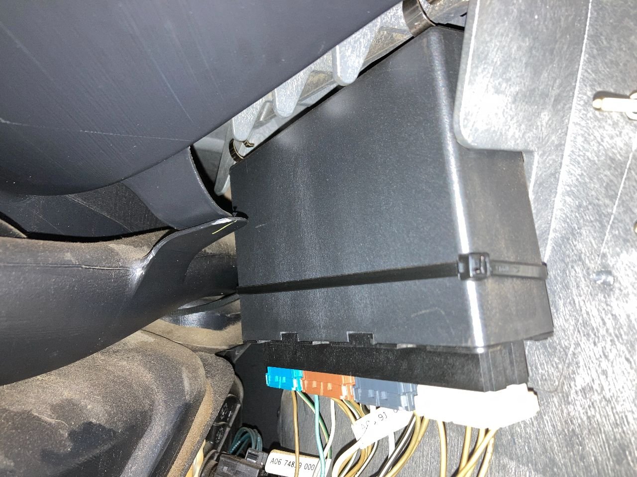 A 003 446 10 02 / 005 | Freightliner B2 Cab Control Module CECU for Sale