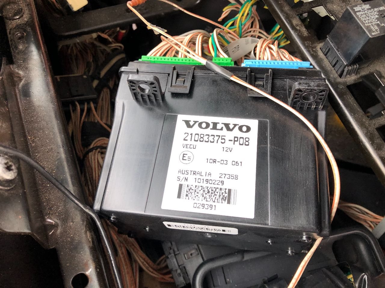 21083375-P08 | Volvo VNL Cab Control Module CECU for Sale