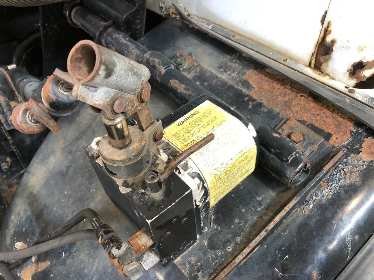 Mack MR (LCF) Cab Jack for Sale