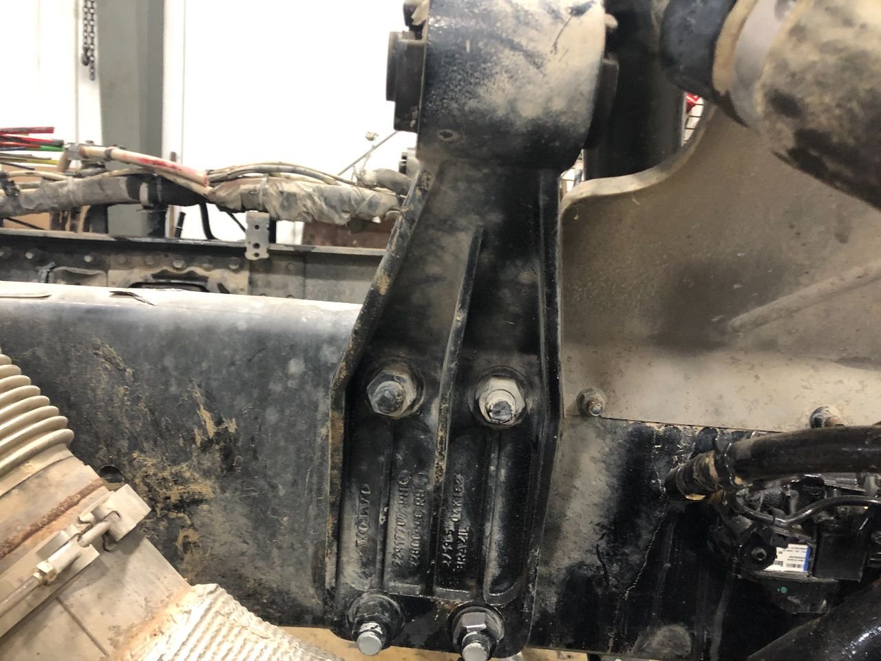 22917707 RH | Volvo VNL Cab Suspension for Sale