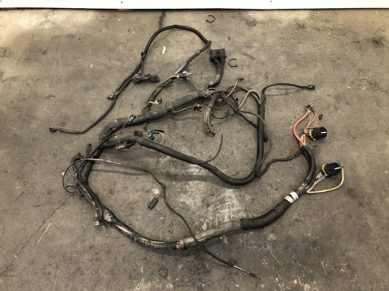 International 9200 Wiring Harness, Cab for Sale