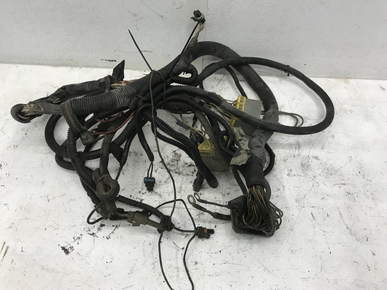 Freightliner FL112 Wiring Harness, Cab for Sale