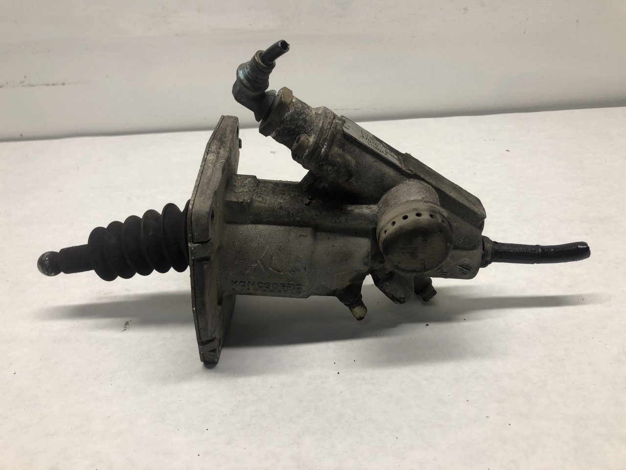 Peterbilt E17-6012 Clutch Slave Cylinder for Sale