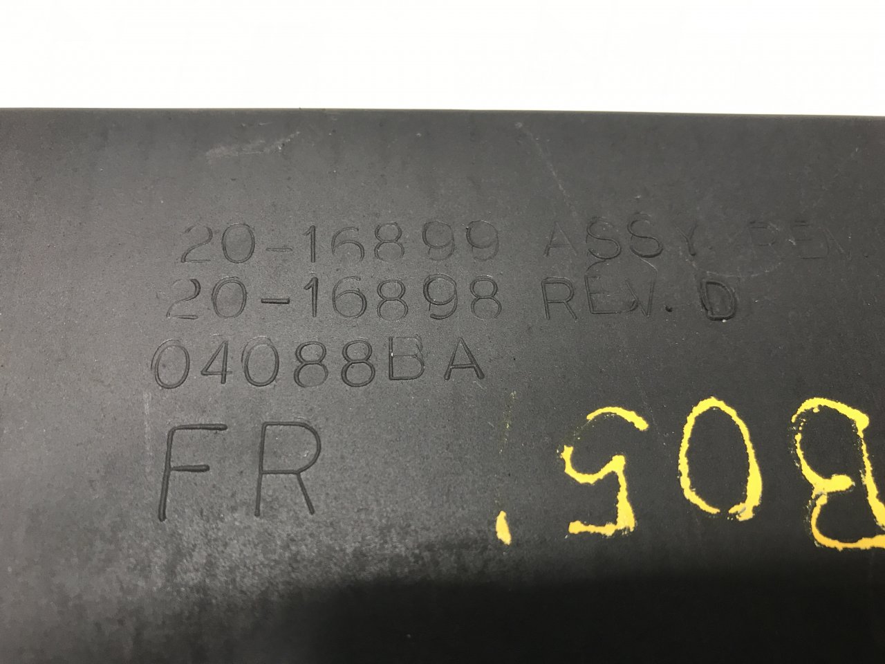 20-16899 | Peterbilt 379 Console for Sale