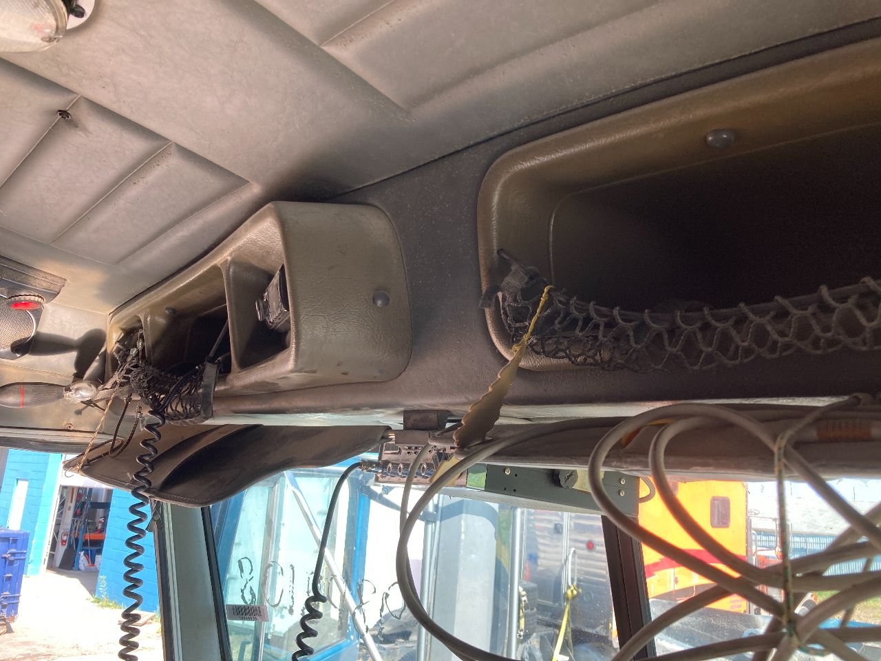 Peterbilt 385 Console for Sale